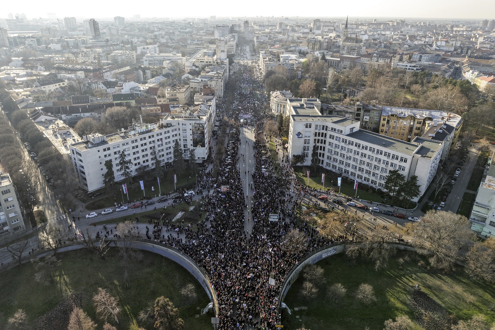 Η ΓΕΝΙΑ ΠΟΥ ΔΕΝ ΕΧΕΙ ΝΑ ΧΑΣΕΙ ΚΑΤΙ ΘΥΜΙΣΕ ΣΤΟΥΣ ΣΕΡΒΟΥΣ ΠΩΣ Ο ΦΟΒΟΣ ΔΕΝ ...